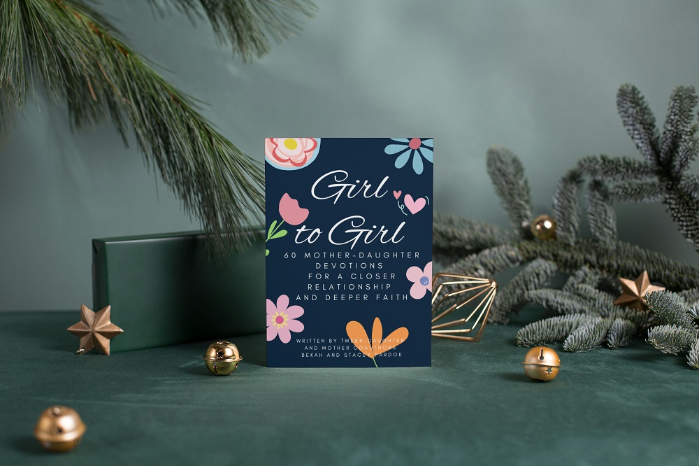 A Mother Daughter Devotional With 60 Devotions for Teen Girls - Stacey ...